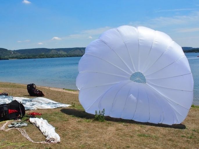 Tout savoir sur le parachute de secours parapente